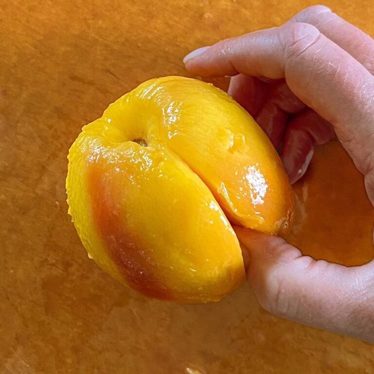 How To Peel A Peach - A Well Seasoned Kitchen