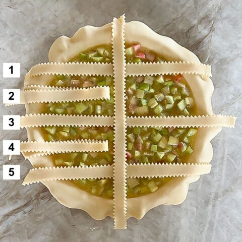 How to Make Lattice Pie Crust (Step-by-Step Guide) - A Well Seasoned ...